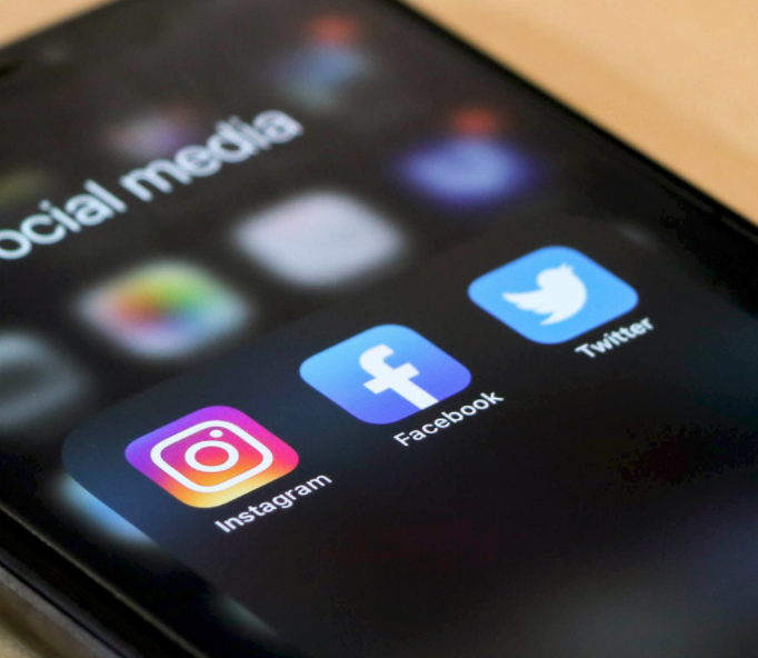 Teaching Languages with Social Media | International Center for ...